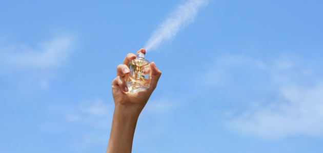 Hoe parfum aanbrengen zodat het langer blijft ruiken | L’Occitane | L ...